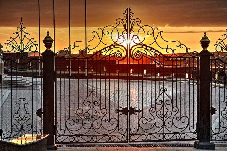 Top 7 Metal Gate Designs in Vancouver: Durability and Style - Eagles ...